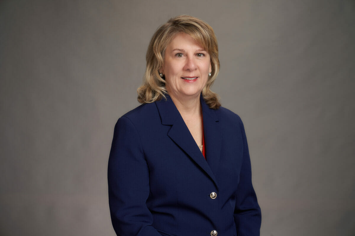 Dr. Elizabeth Hoppe Founding Dean Scholarship | WesternU