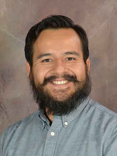 Faculty | College of Veterinary Medicine | Faculty and Staff